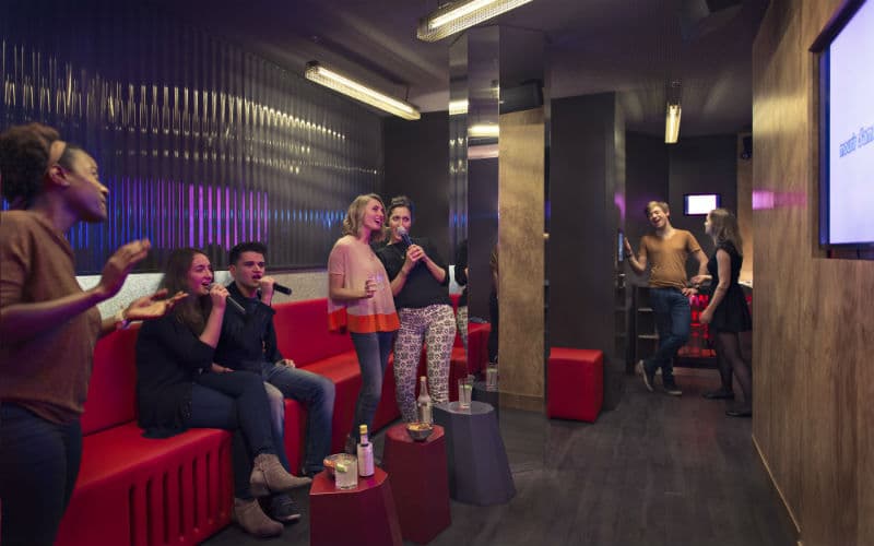 Où Passer Une Bonne Soirée Karaoké Sur Paris Indiz