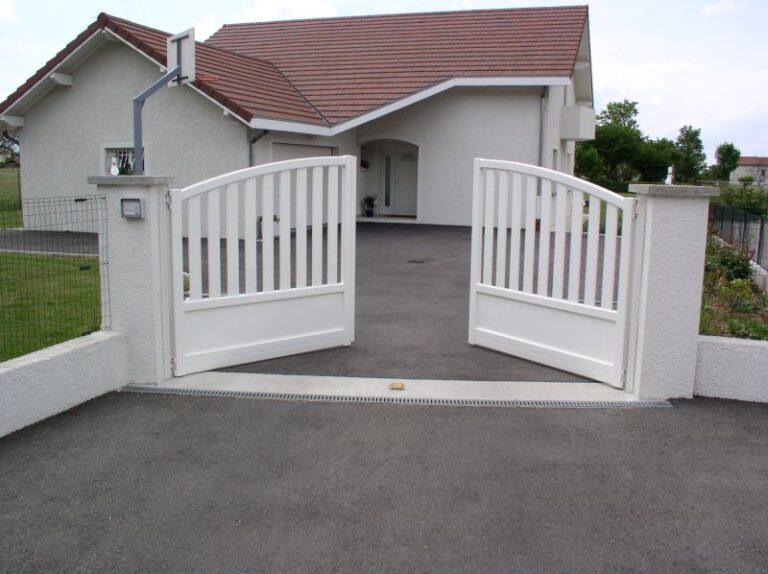 Le portail à battants présente de nombreux avantages